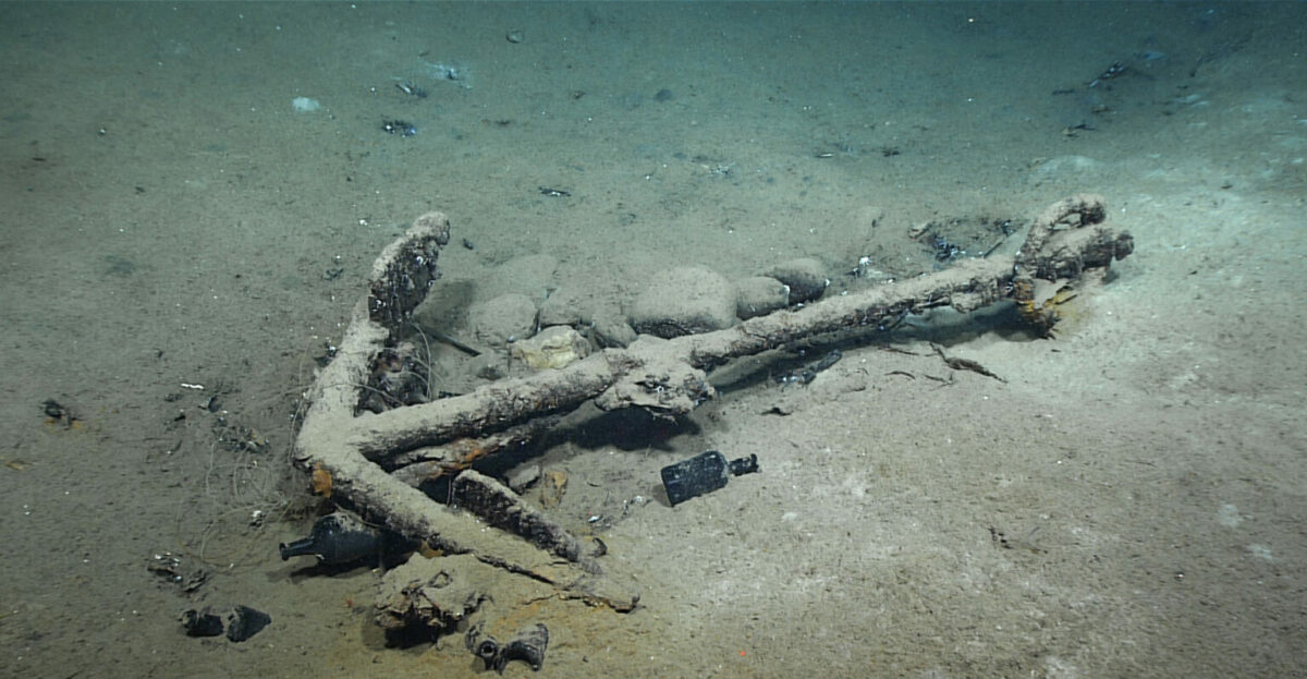 Restos de navio baleeiro de 207 anos são encontrados no fundo do mar